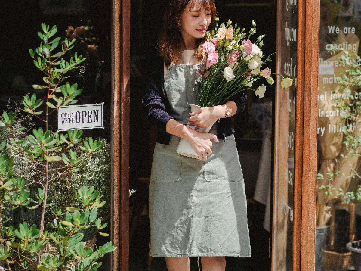 Explore Top Flower Shops in Toronto's Neighborhoods