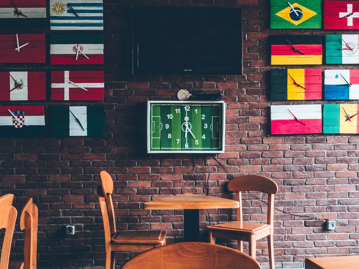Top 13 Sports Bars in Toronto with Game Season Deals