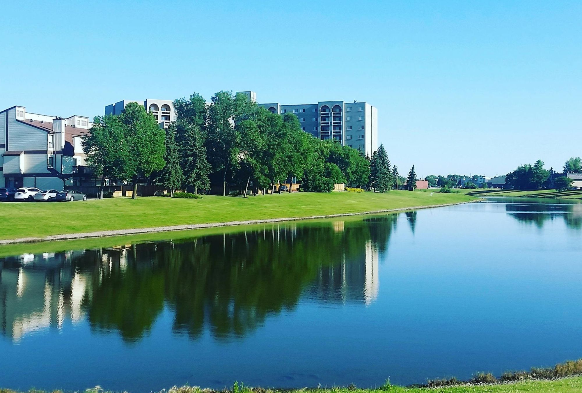 Explore Scarborough Bluffs Park in Scarborough: Nature, Trails ...