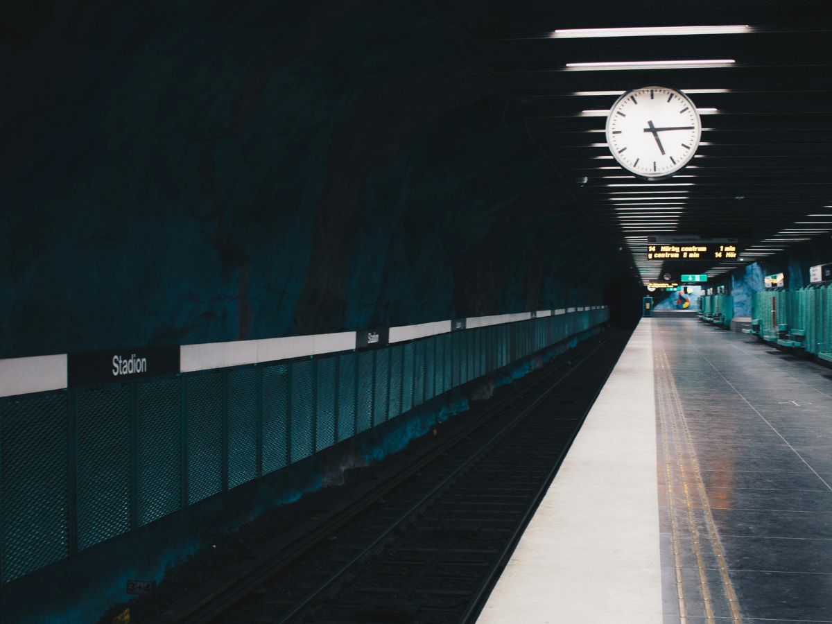 Bay Station in Yorkville: Transit, Connectivity & Commuter Tips